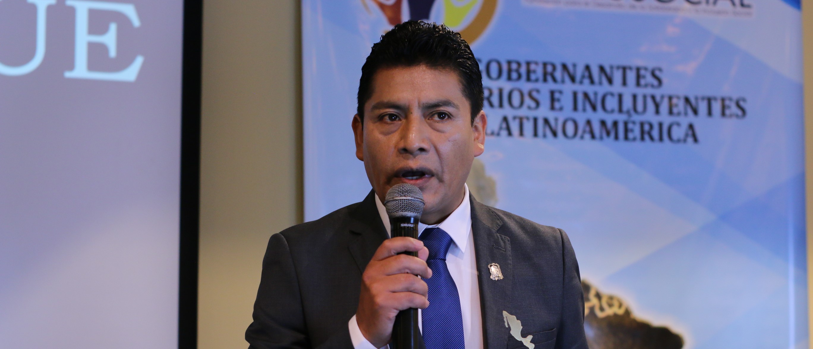 Javier Ponce Roque recibe el premio «Alcalde Solidario e Incluyente de ...